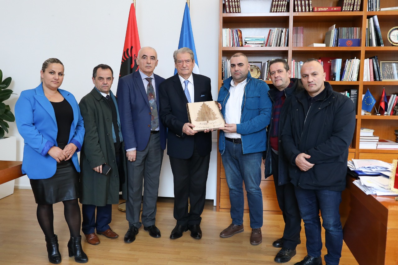 100 vjet shërbim pyjor në Shqipëri. Menaxhohet nga patronazhistë, 70% e ...