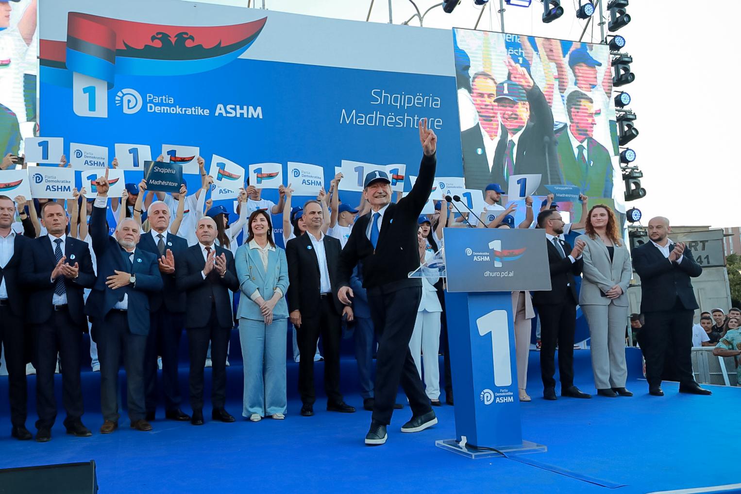 SHBA rrëzoi non-gratën/ Berisha në Shkodër: Mirënjohje të pakufishme ...